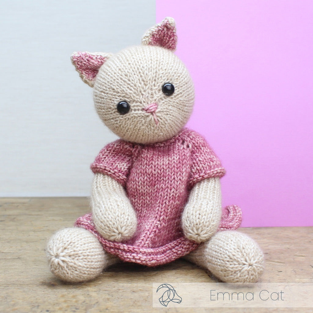 Amigurumi Crochet Kit - Emma Cat &VerticalLine; DeSerres