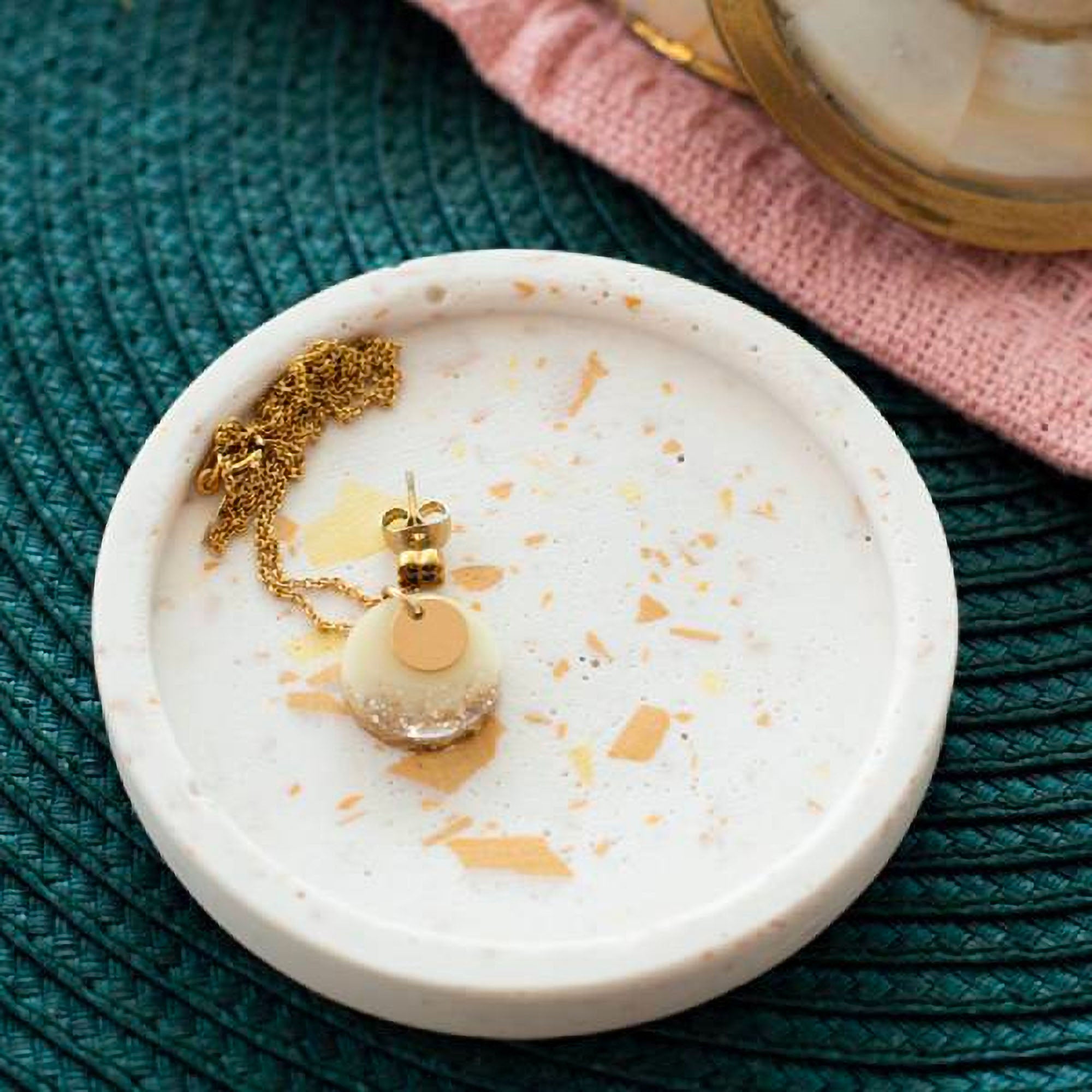 Silicone Mould - Small Round Cup &VerticalLine; DeSerres